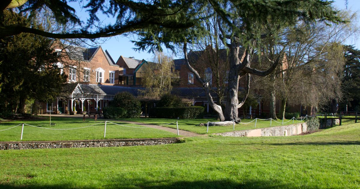 Coulsdon Manor Hotel & Golf Club, Surrey - Book Golf Breaks & Holidays